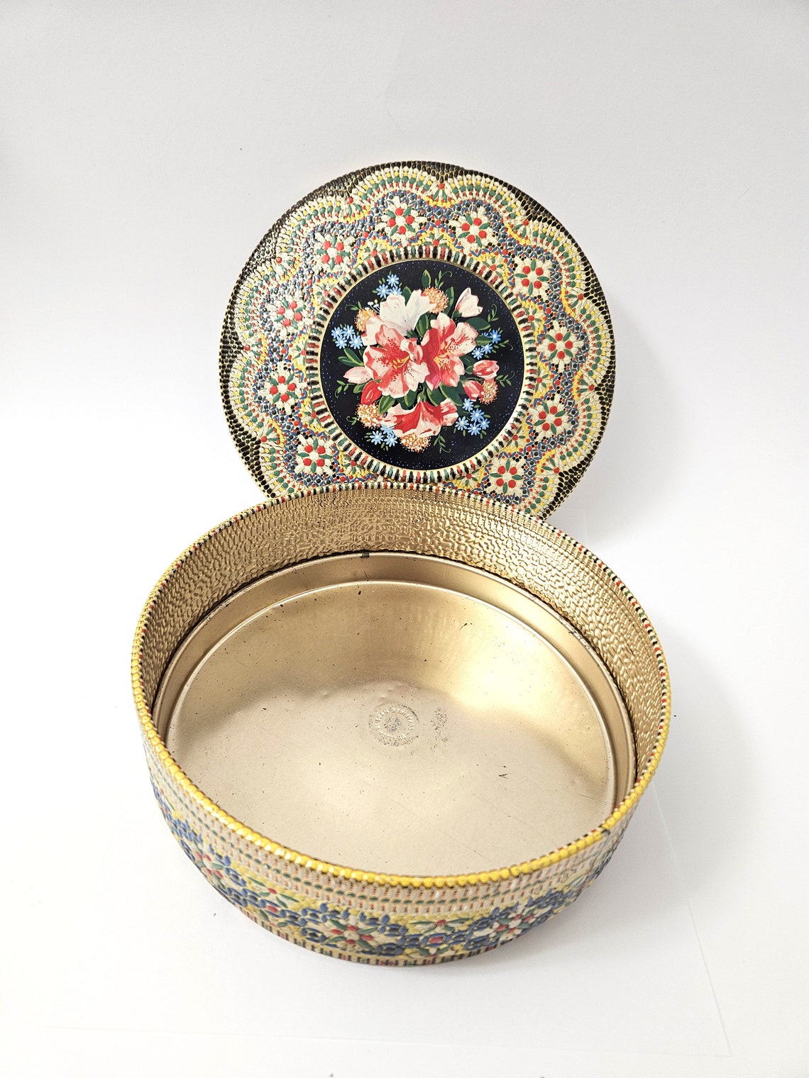 Vintage Made in Holland Round Embossed Tin With Lid Flowers Colorful ...