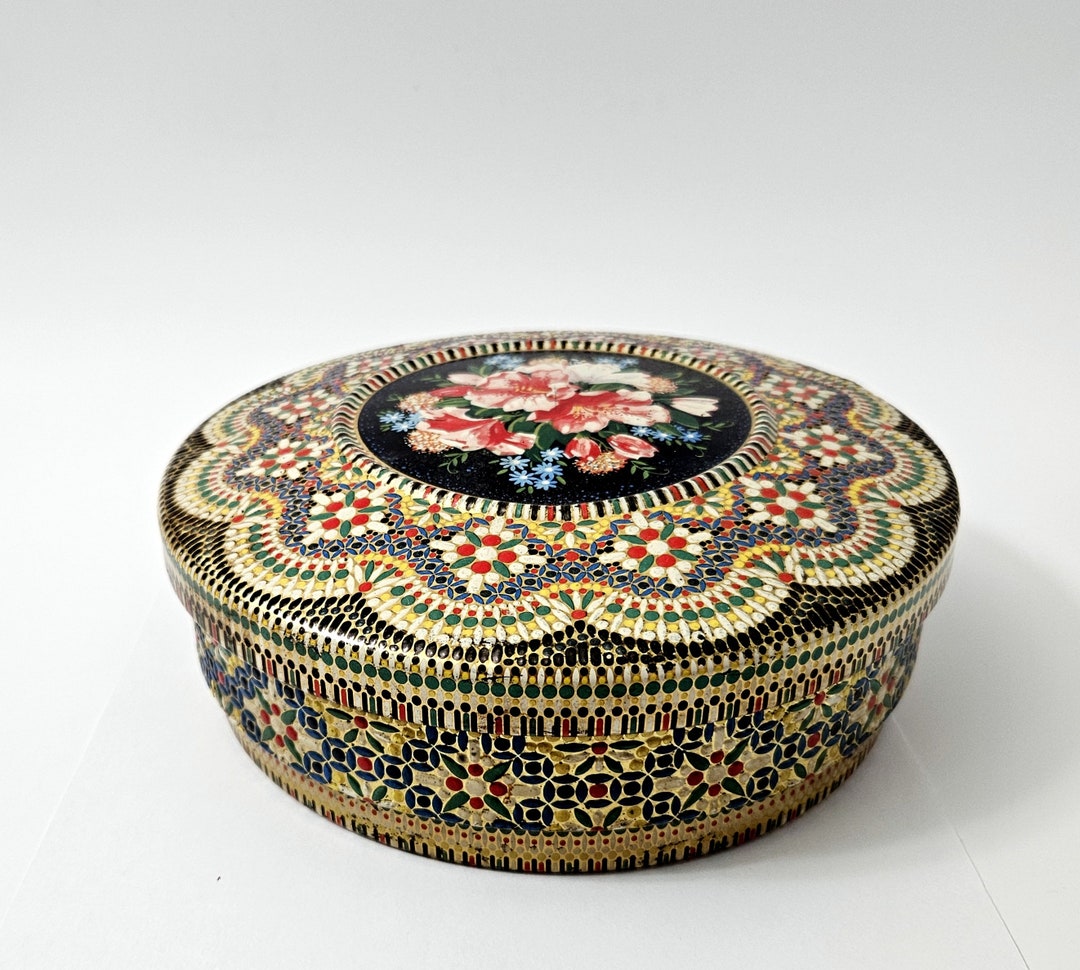 Vintage Made in Holland Round Embossed Tin With Lid Flowers Colorful ...