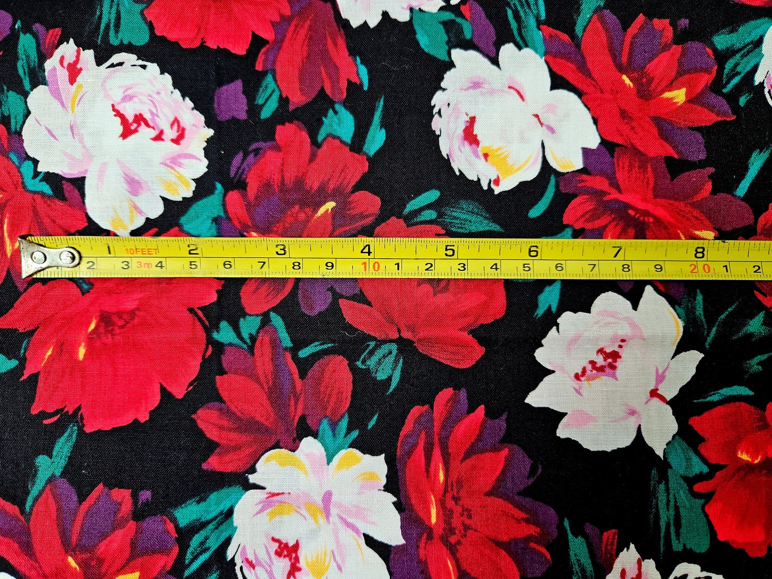 The Alexander Henry Collection White and Red Flowers Fabric 27 X 44 ...