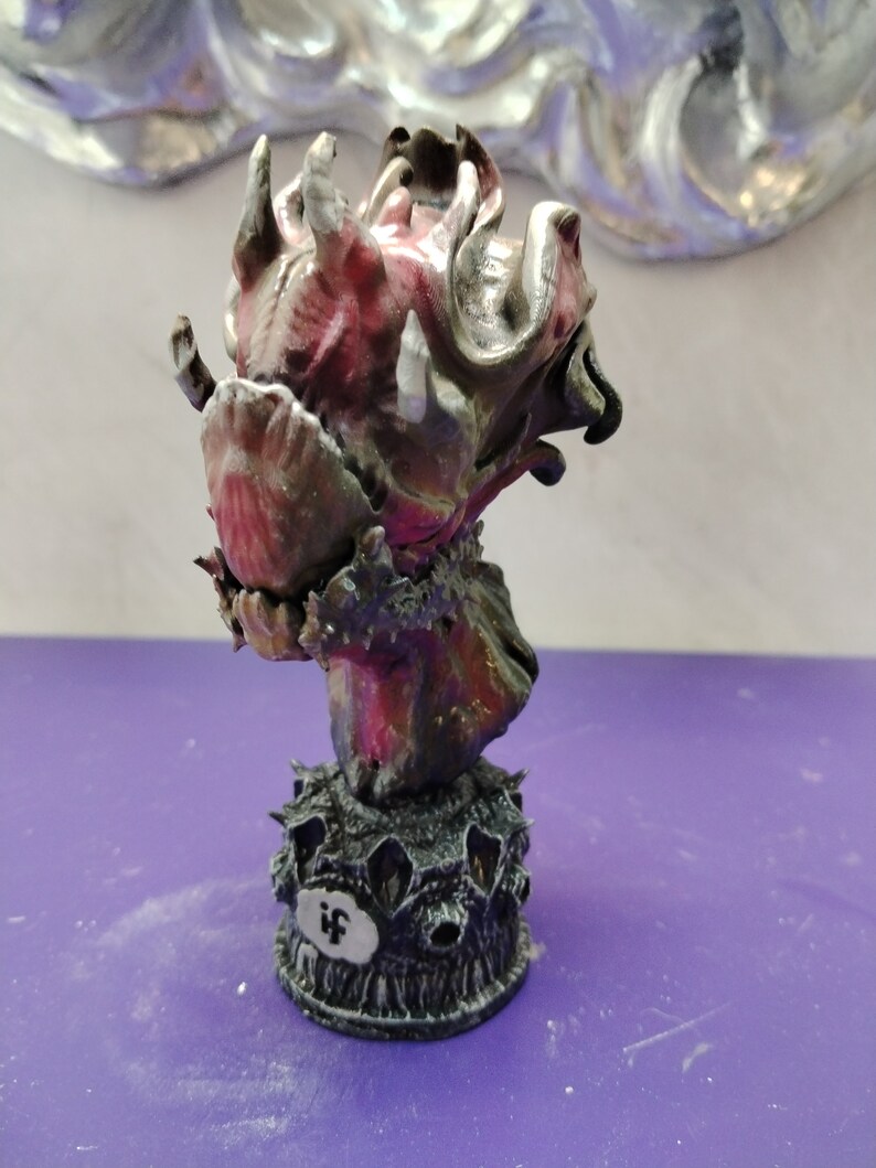 Monster Queen 3D Printed Creature Bust, Hand Painted - Etsy