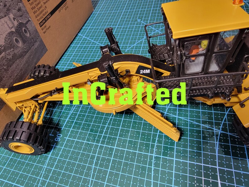 Caterpillar Cat 24M Motor Grader 1/50 Scale Model by Diecast Masters ...