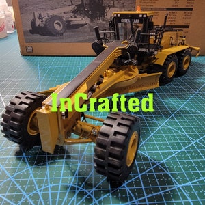 Caterpillar Cat 24M Motor Grader 1/50 Scale Model by Diecast Masters ...