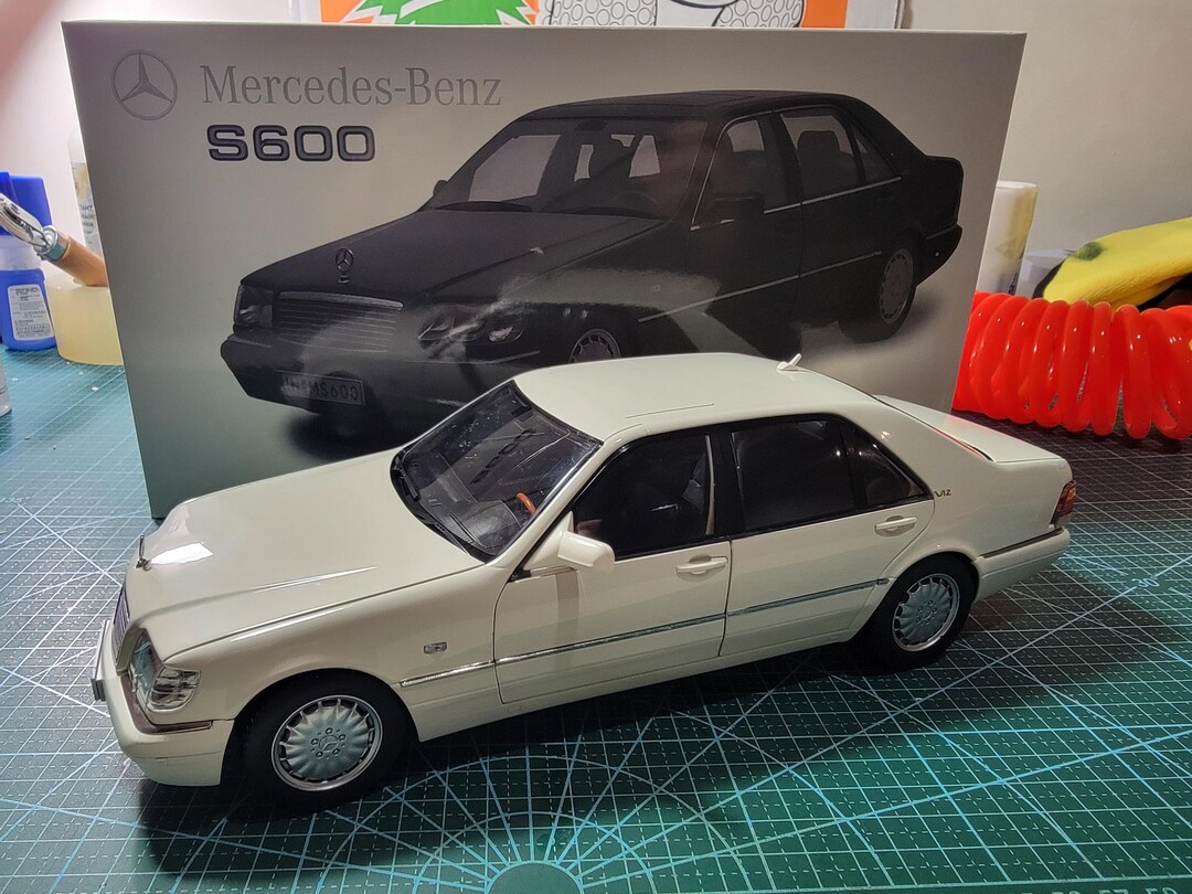 1:18 Scale Mercedes-benz S600 V12 W140 1990 Diecast Model Car ...