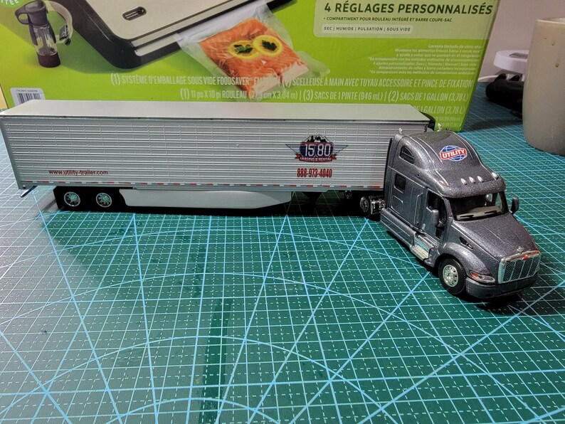 1/64 Scale Peterbilt Semi Truck: DCP Diecast Reefer Trailer - Etsy