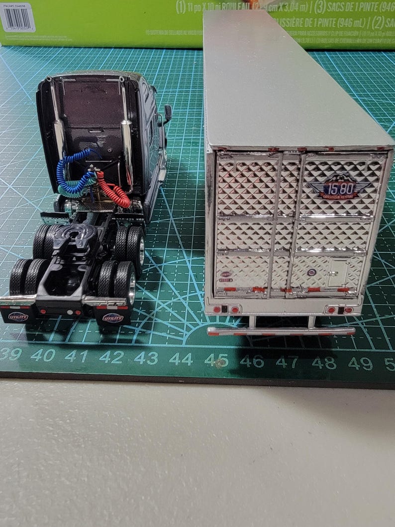 1/64 Scale Peterbilt Semi Truck: DCP Diecast Reefer Trailer - Etsy