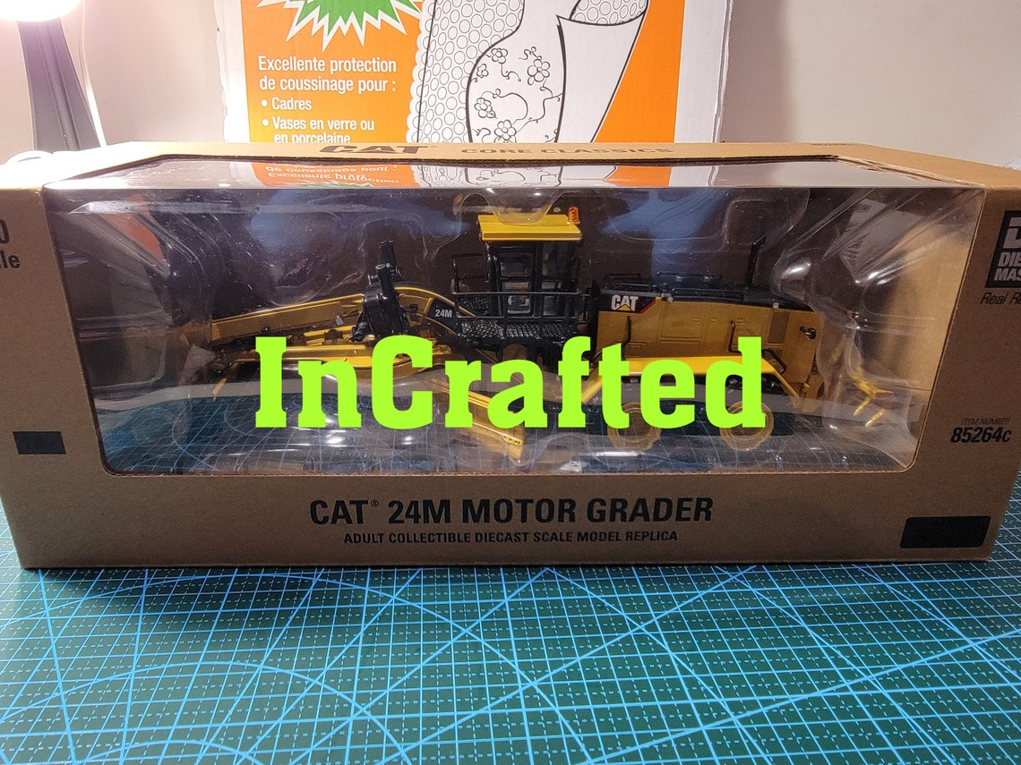 Caterpillar Cat 24M Motor Grader 1/50 Scale Model by Diecast Masters ...