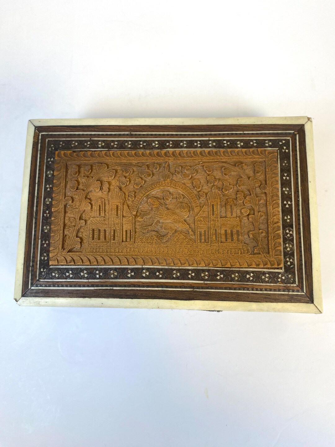 Hand Carved Wood Box With Intricate Inlay Featuring a Dragon ...