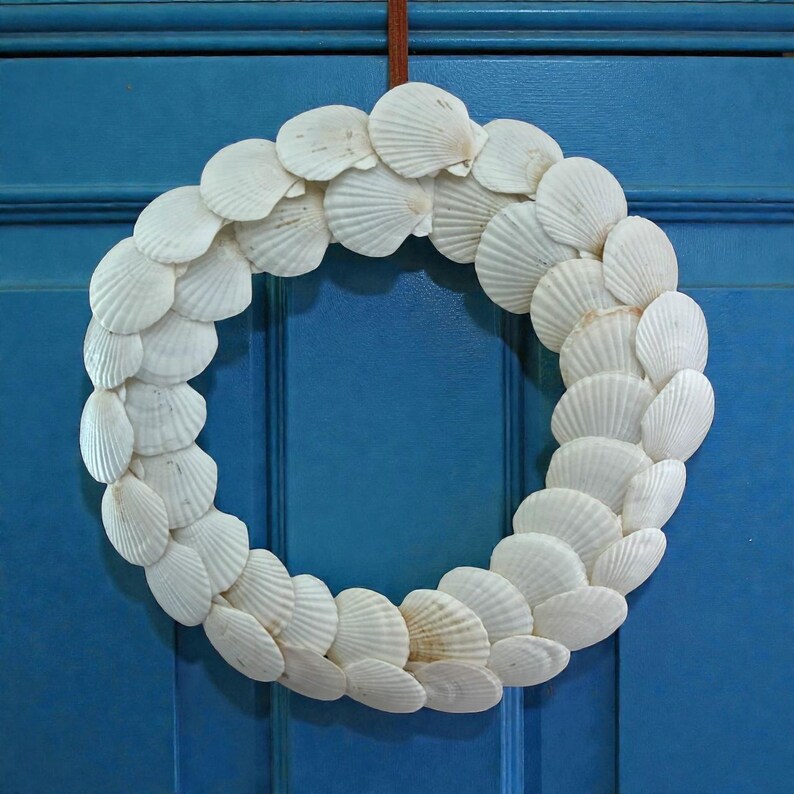 Handcrafted Scallop Shell Wreath – Coastal Beach House Decor - Etsy