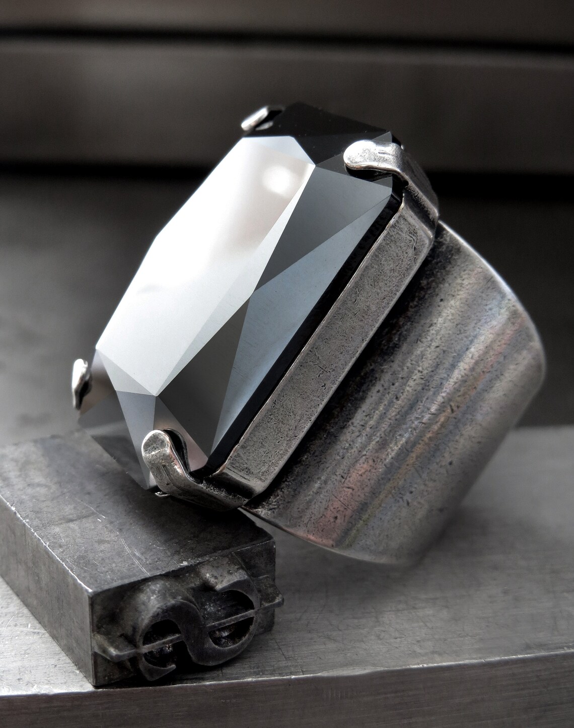 DARK REFLECTION - Large Metallic Gunmetal Black Crystal Ring - Unisex ...