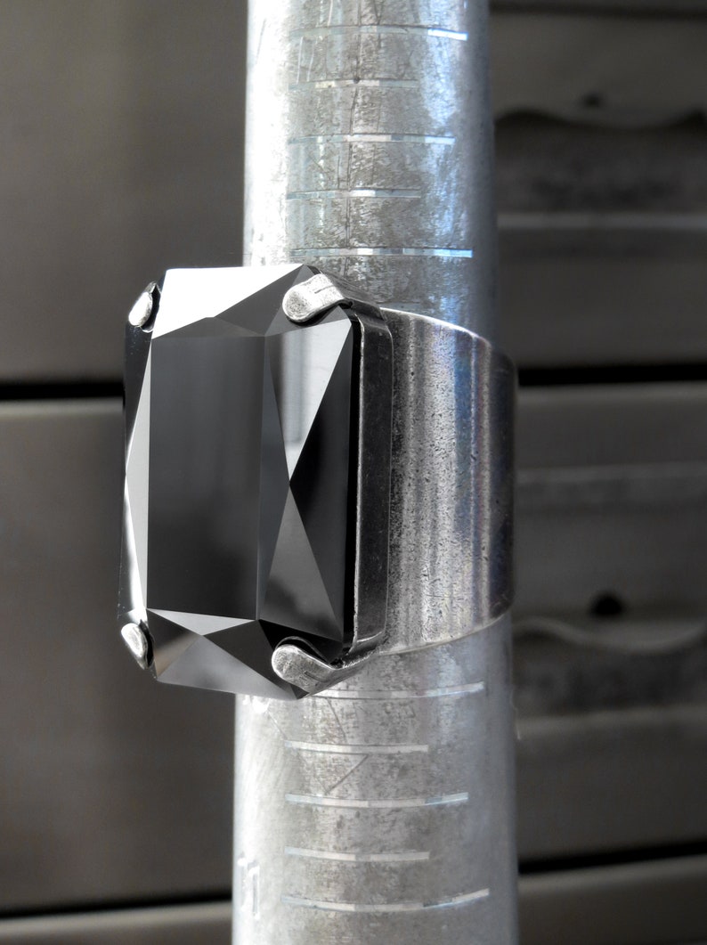 DARK REFLECTION - Large Metallic Gunmetal Black Crystal Ring - Unisex ...