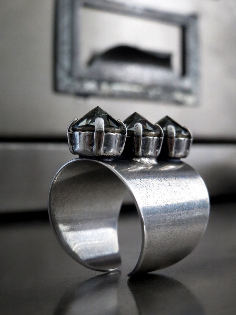 TOMBOY Unisex Trio Crystal Ring With Black Diamond Crystal | Etsy