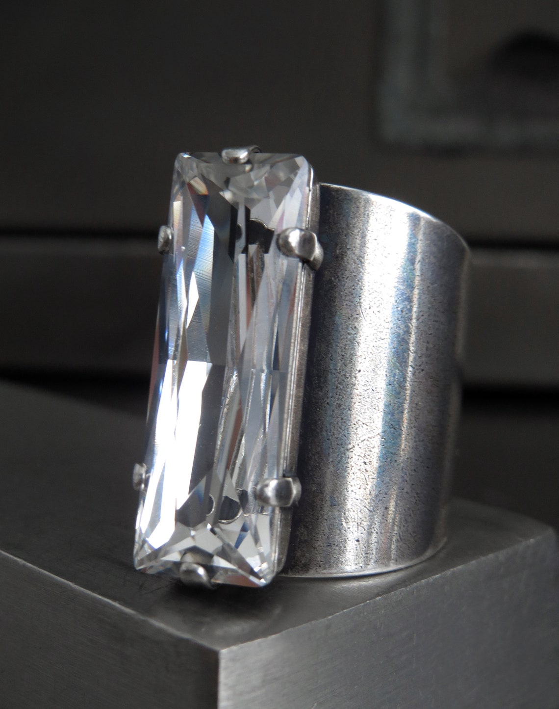 CONSTRUCT : PRECISION - Unisex Mens Crystal Ring, Clear Crystal Ring ...