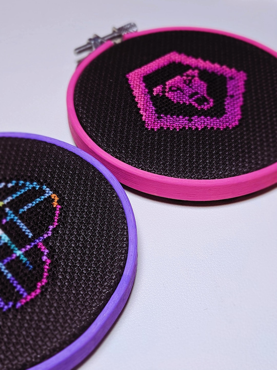 Kpop Demon Hunters Cross Stitch Mini Hoop | Glow in the Dark Huntrix - Etsy