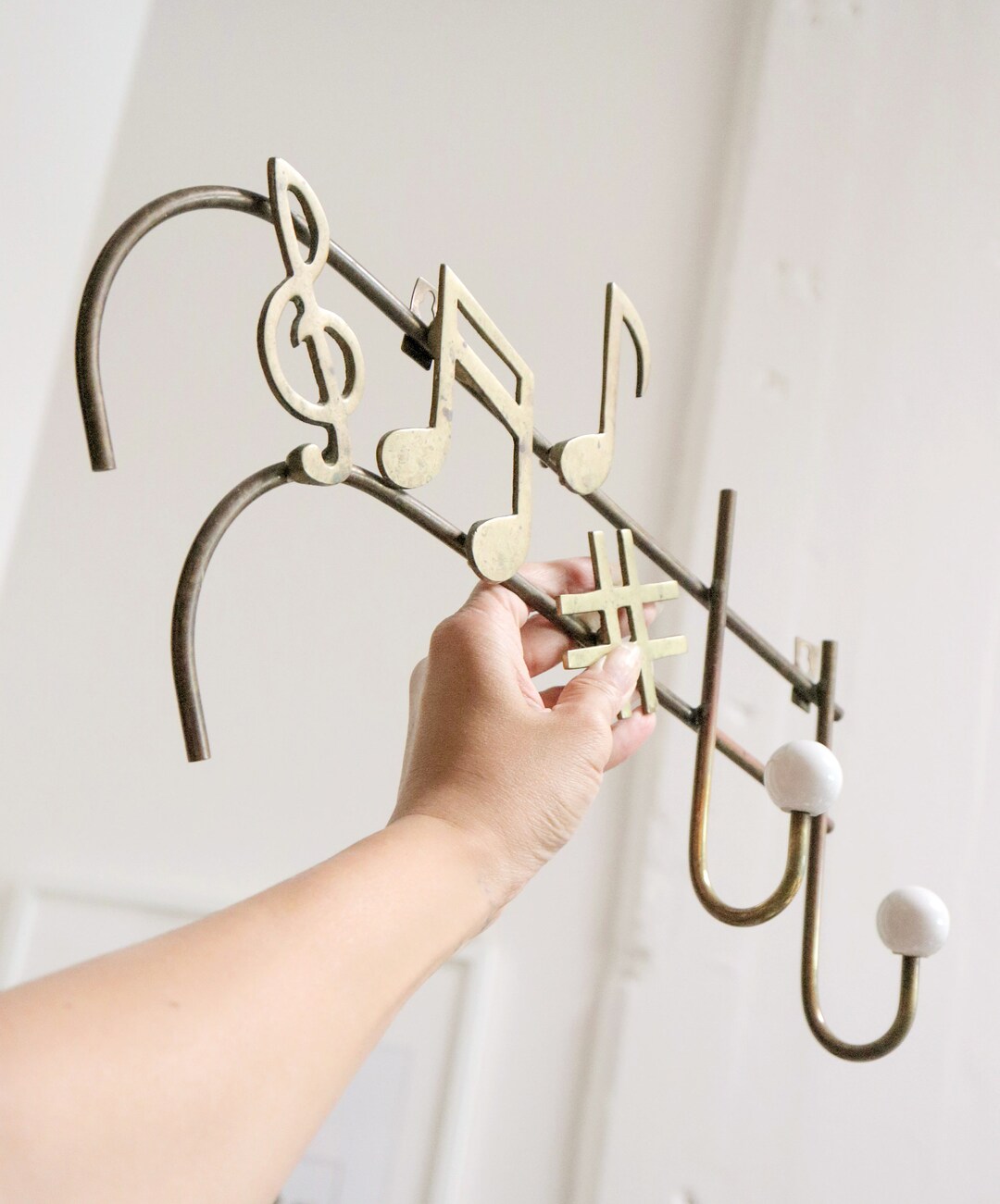Vintage Brass Music Note Wall Hook, Solid Gold Tone Metal Wall Hanging ...