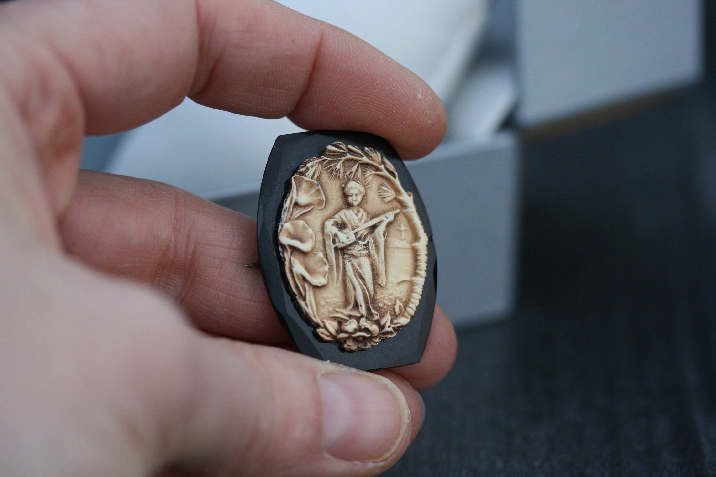 Geisha Playing a Shamisen Pin. - Etsy