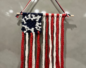 Macrame American Flag - Etsy