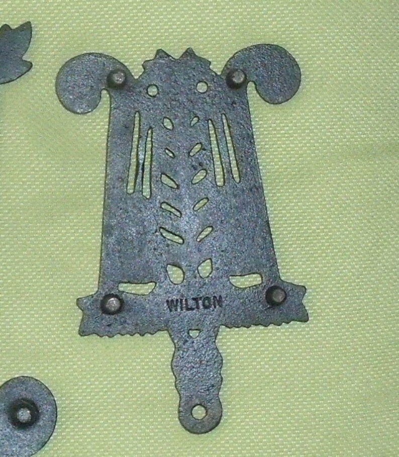 Small Vintage Wilton Cast Iron Trivet - Etsy