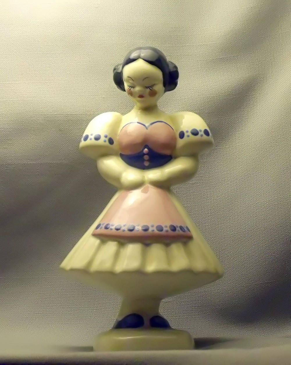 Vintage Figurine of Peasant Girl Kay Finch - Etsy