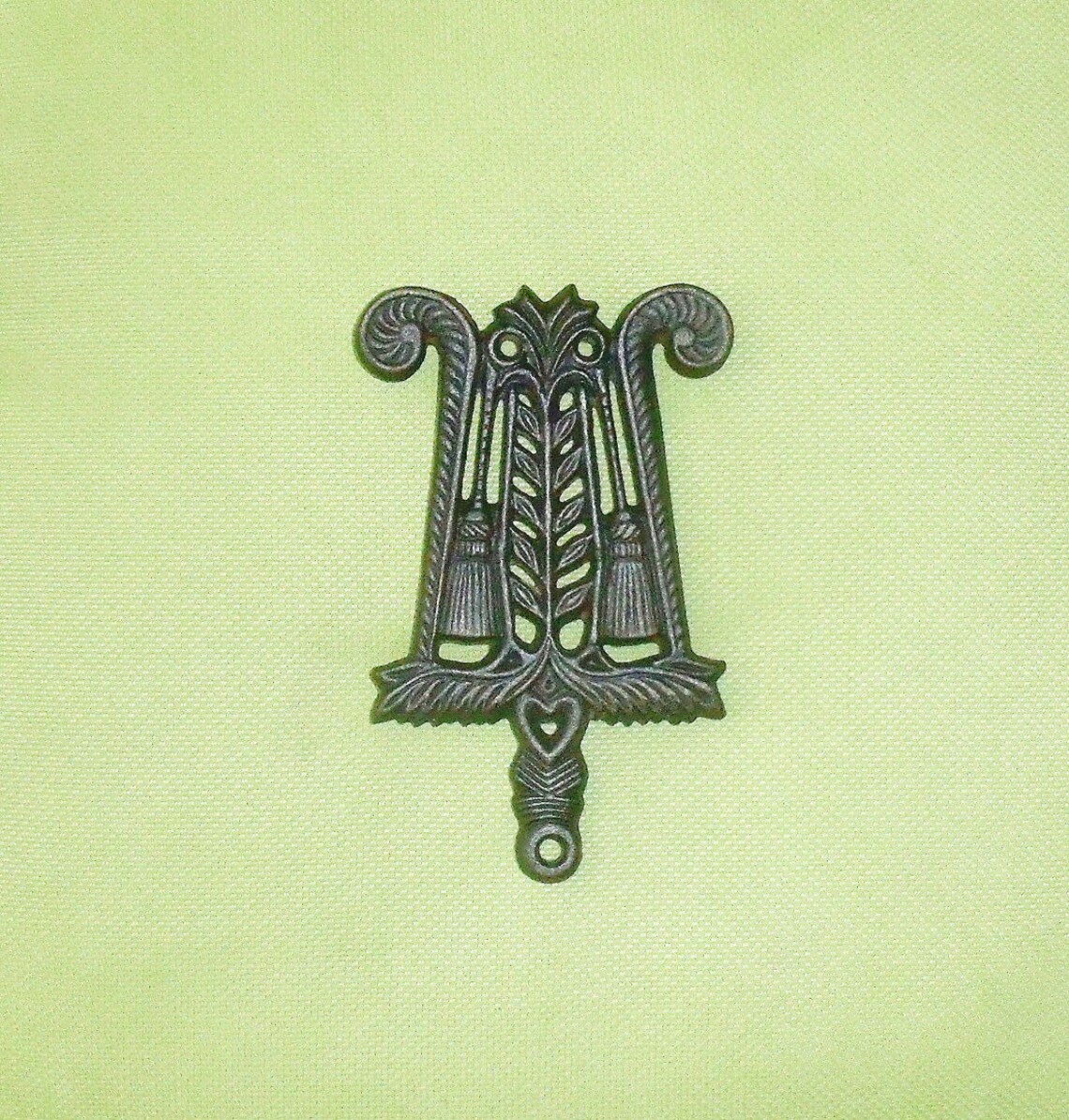 Small Vintage Wilton Cast Iron Trivet - Etsy