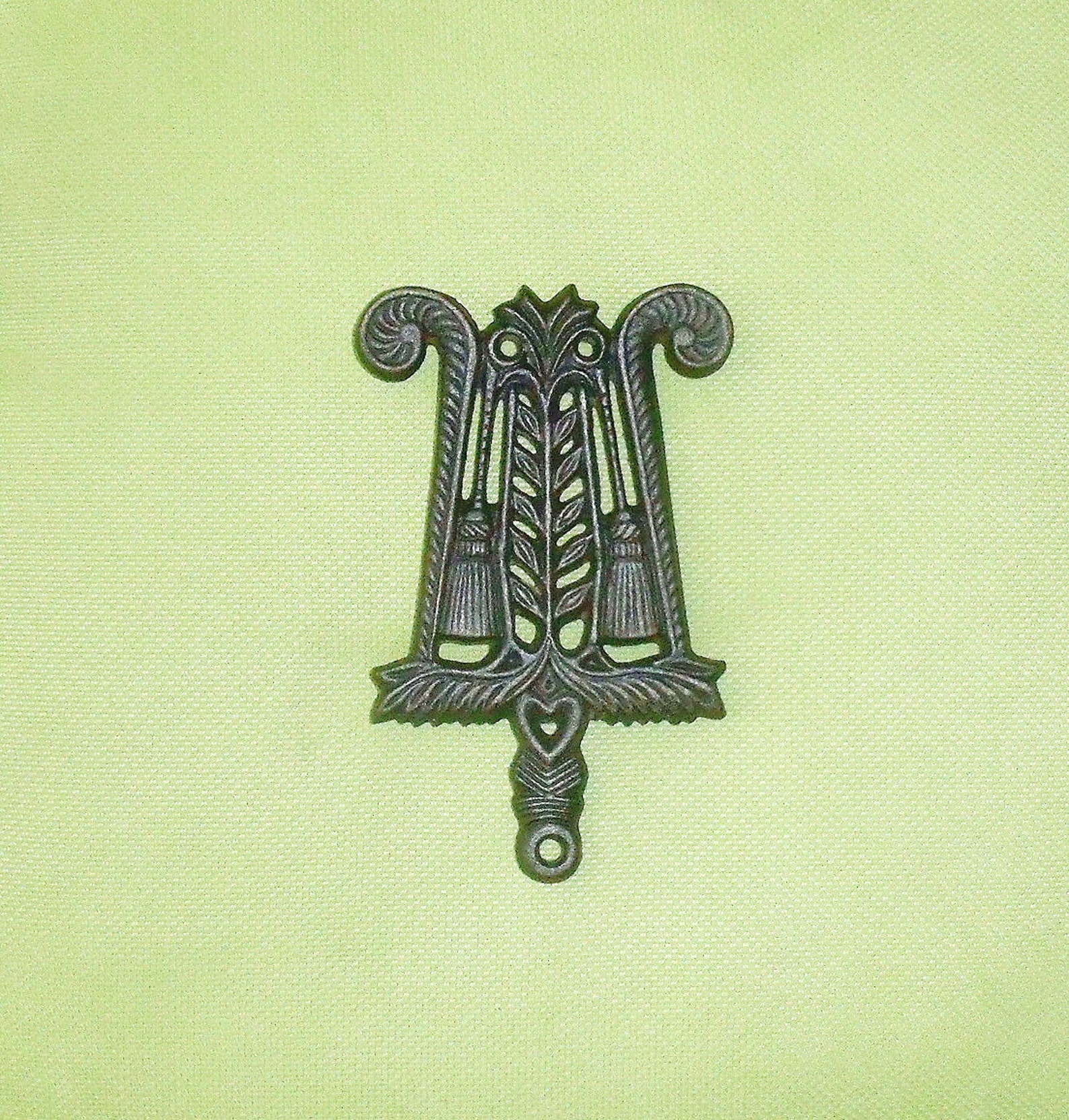 Small Vintage Wilton Cast Iron Trivet - Etsy