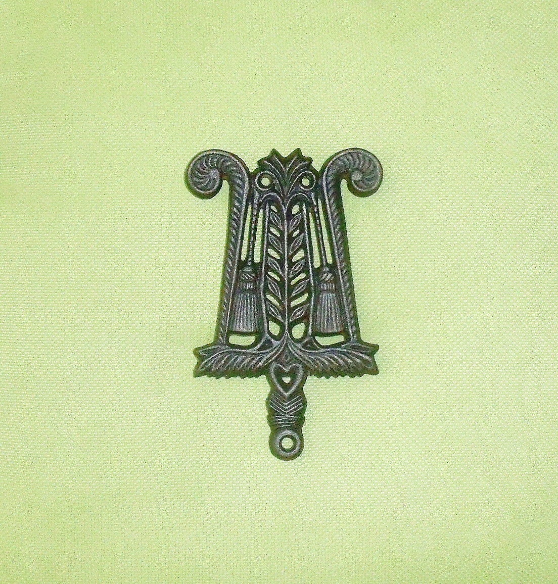 Small Vintage Wilton Cast Iron Trivet - Etsy