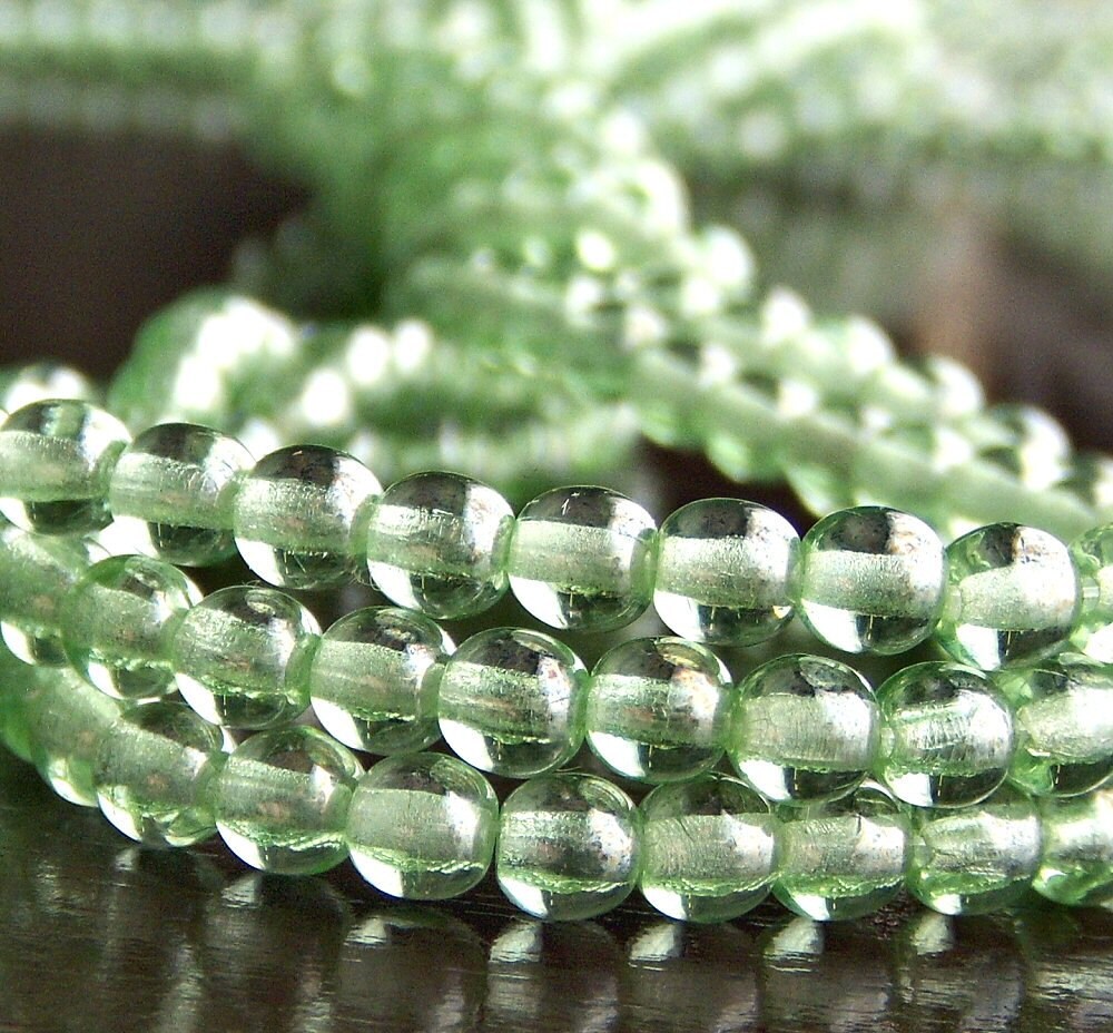 Peridot Luster Czech Glass Bead 4mm Round Druk : 100 pc 4mm | Etsy
