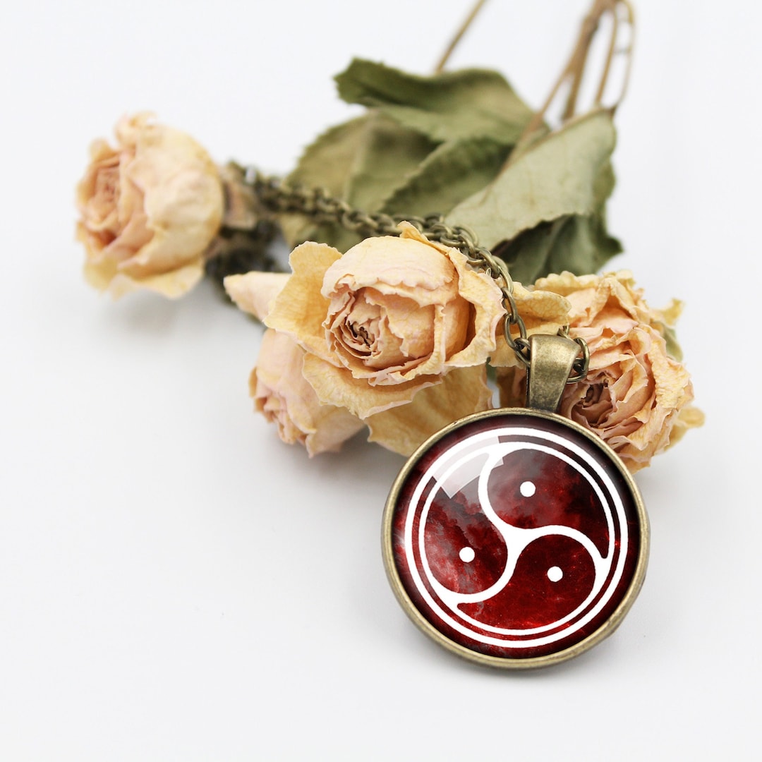 BDSM Emblem Symbol Triskelion Bondage Submissive Dominant Necklace ...