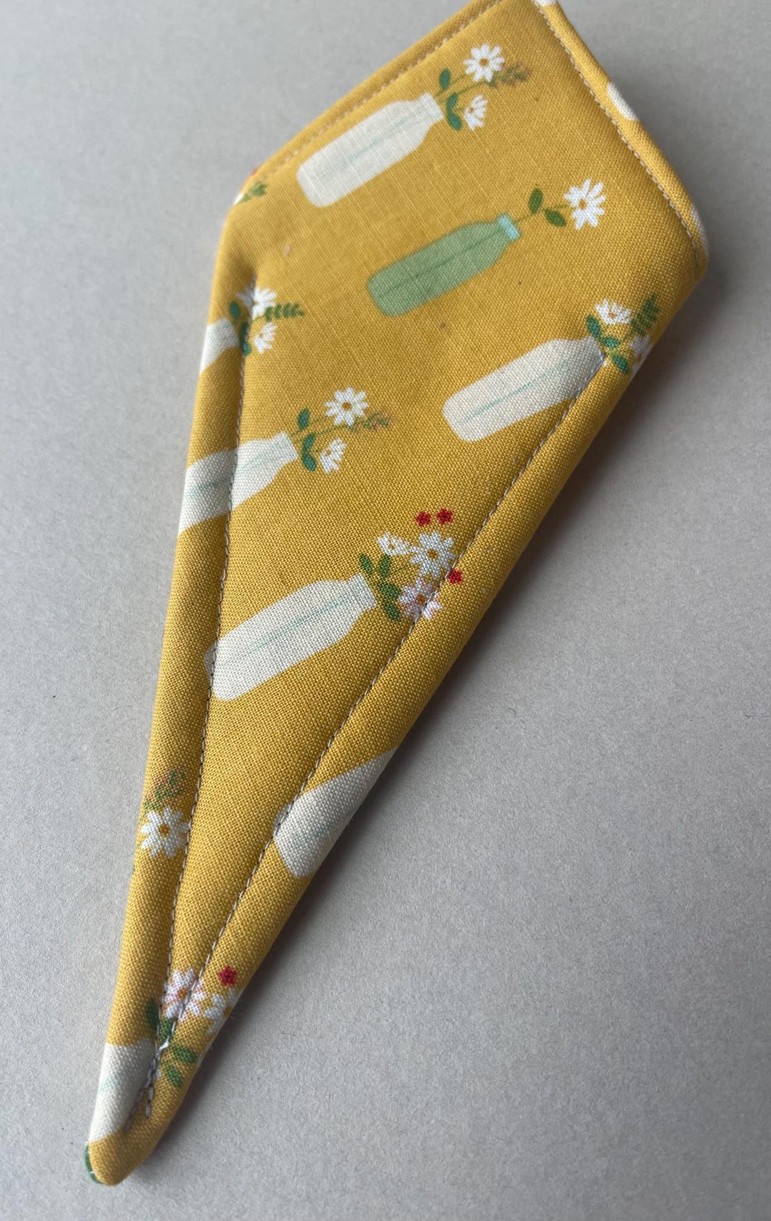 Scissor Holder Features Riley Blake and Tilda Fabrics. Scissor ...