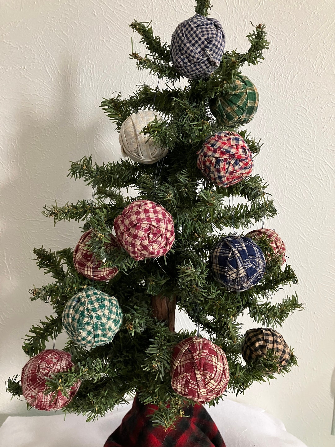 12 Farmhouse Primitive Homespun Rag Ball Christmas Tree Ornaments ...