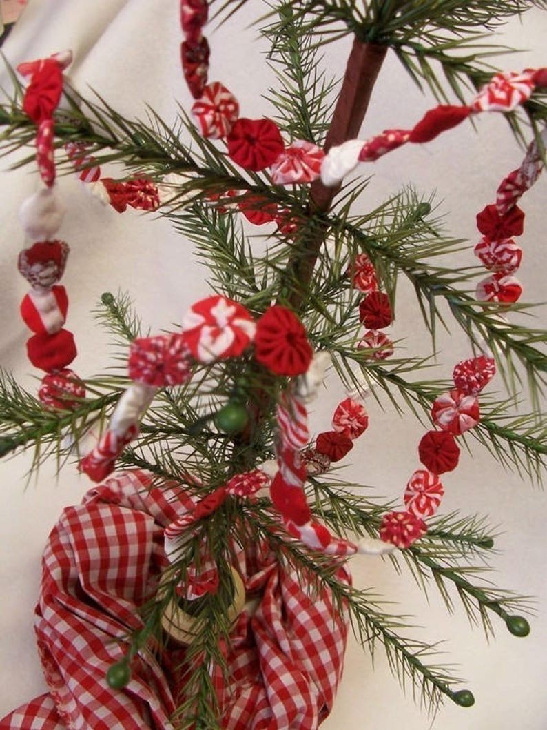 Miniature Yoyo Garland for Primitive Feather Trees Easter St Patrick ...