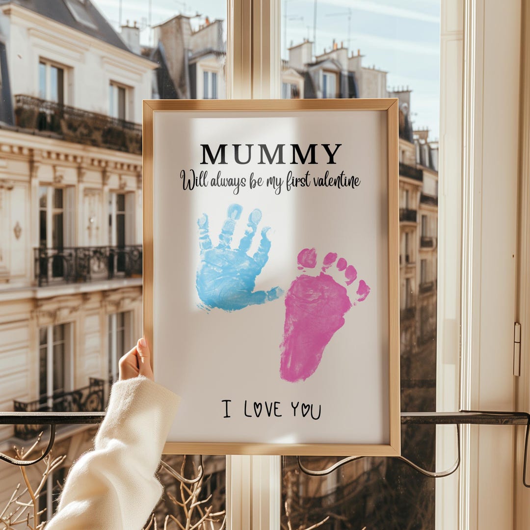 Mummy Printable Wall Art - Valentine’s Day Handprint - DIY Valentine's ...