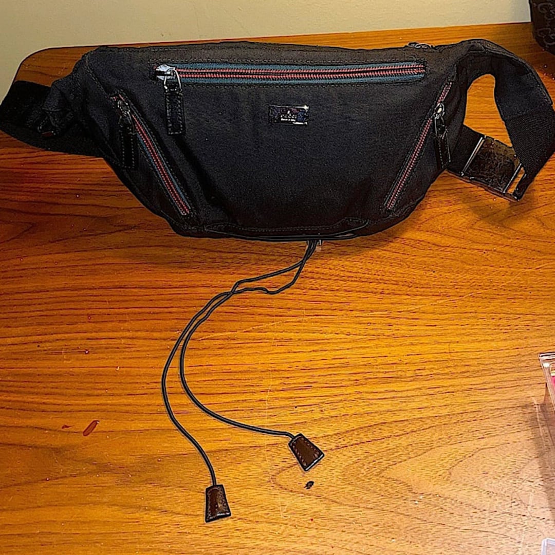 Authentic Gucci Rare Tom Ford Black Nylon Web Accent Rip Tie Belt Bag ...