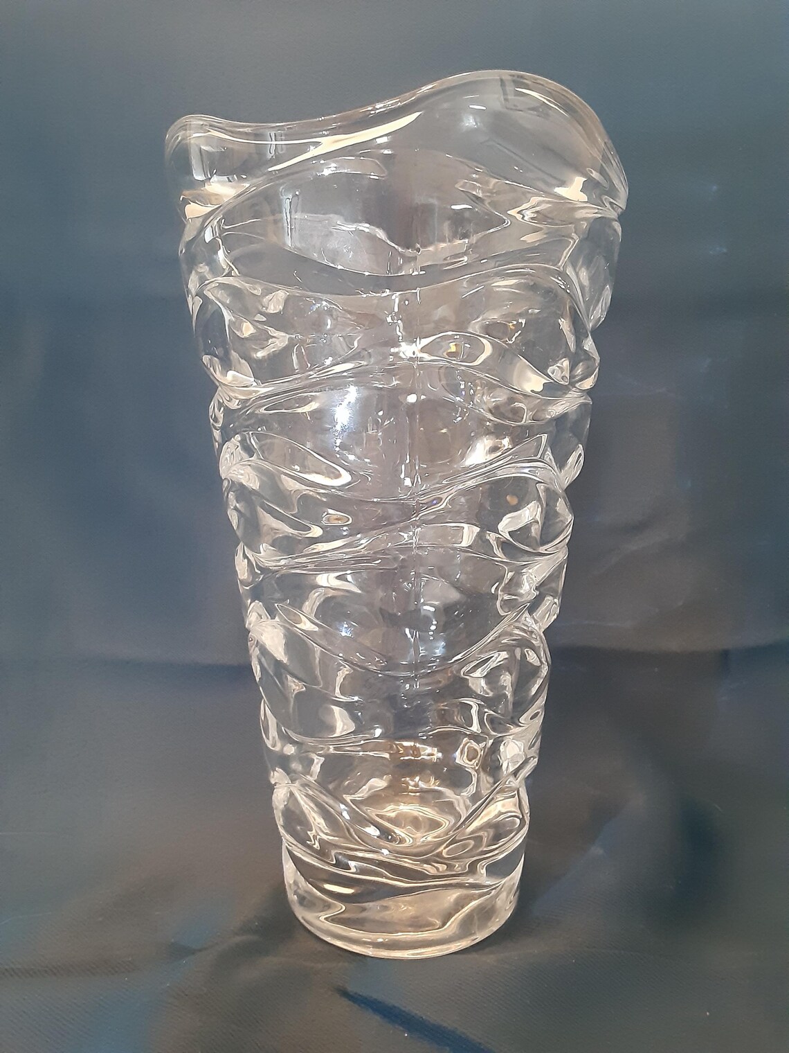 Mikasa Crystal Atlantic 9 Clear Oval-shaped Vase. Beautiful Wave ...