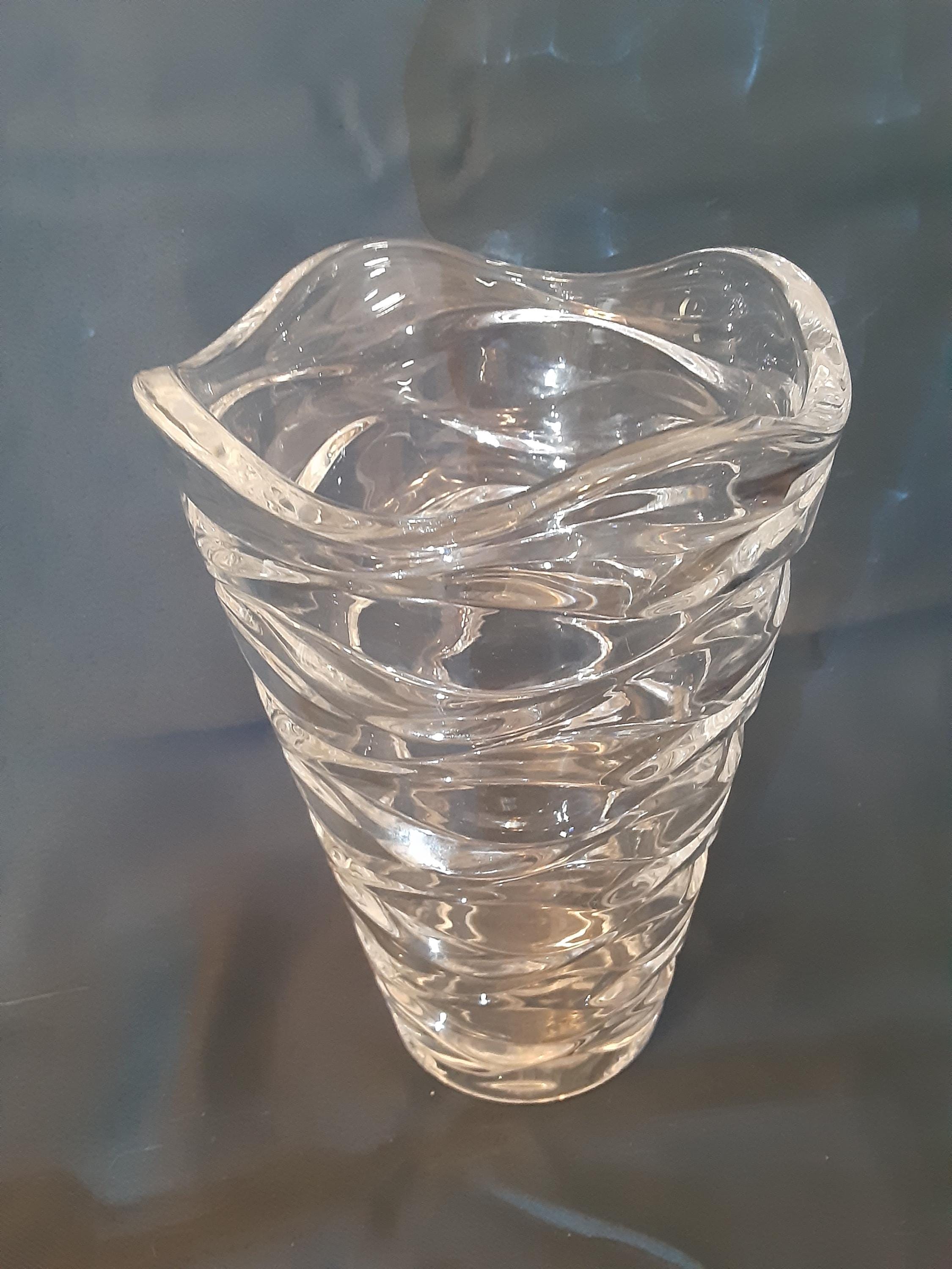 Mikasa Crystal Atlantic 9" Clear Oval-shaped Vase. Beautiful Wave ...