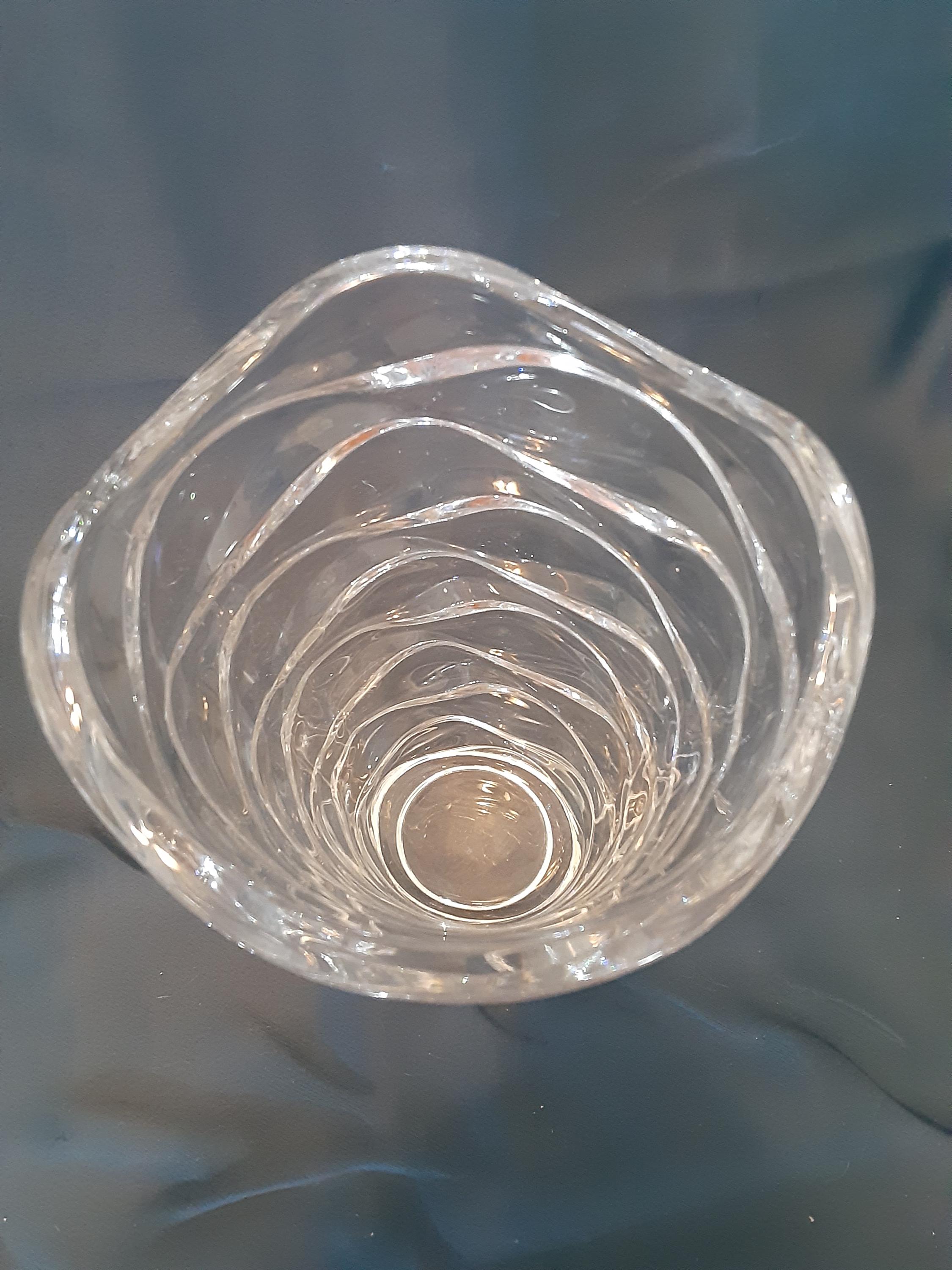 Mikasa Crystal Atlantic 9" Clear Oval-shaped Vase. Beautiful Wave ...