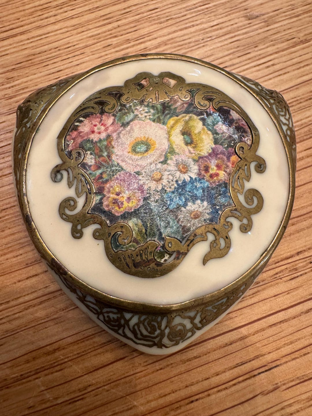 The Prettiest Celluloid Powder Compact With Brass Inlay Circa 1920 ...