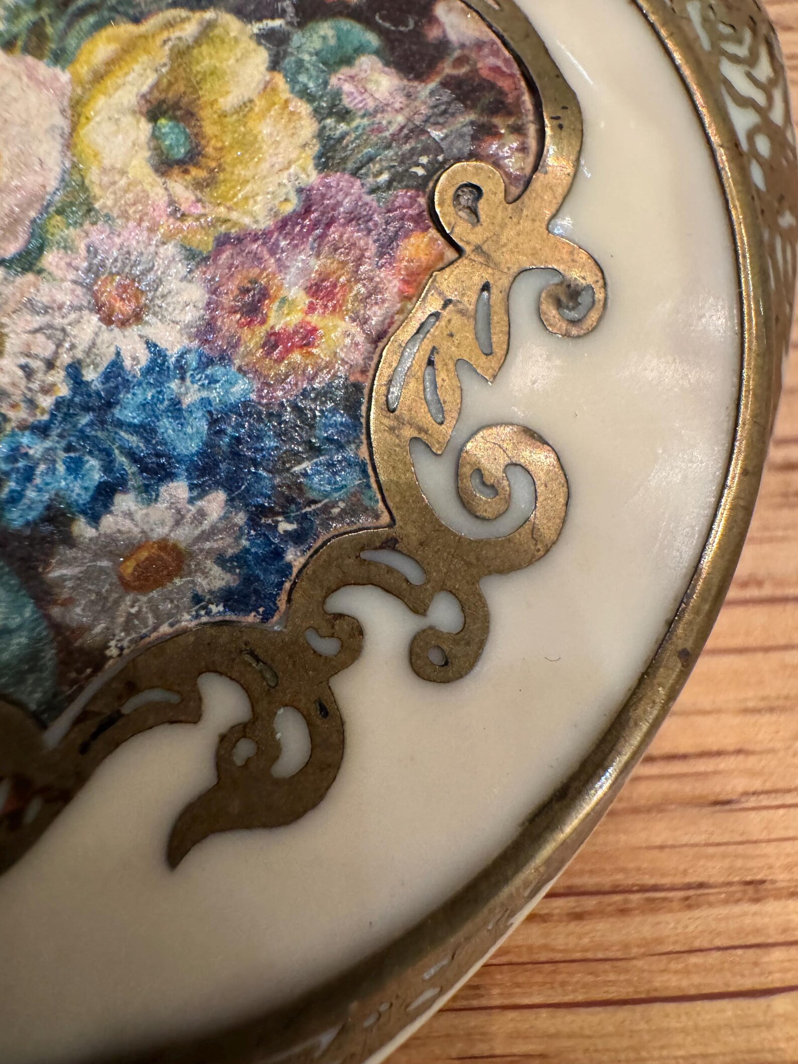 The Prettiest Celluloid Powder Compact With Brass Inlay Circa 1920 ...