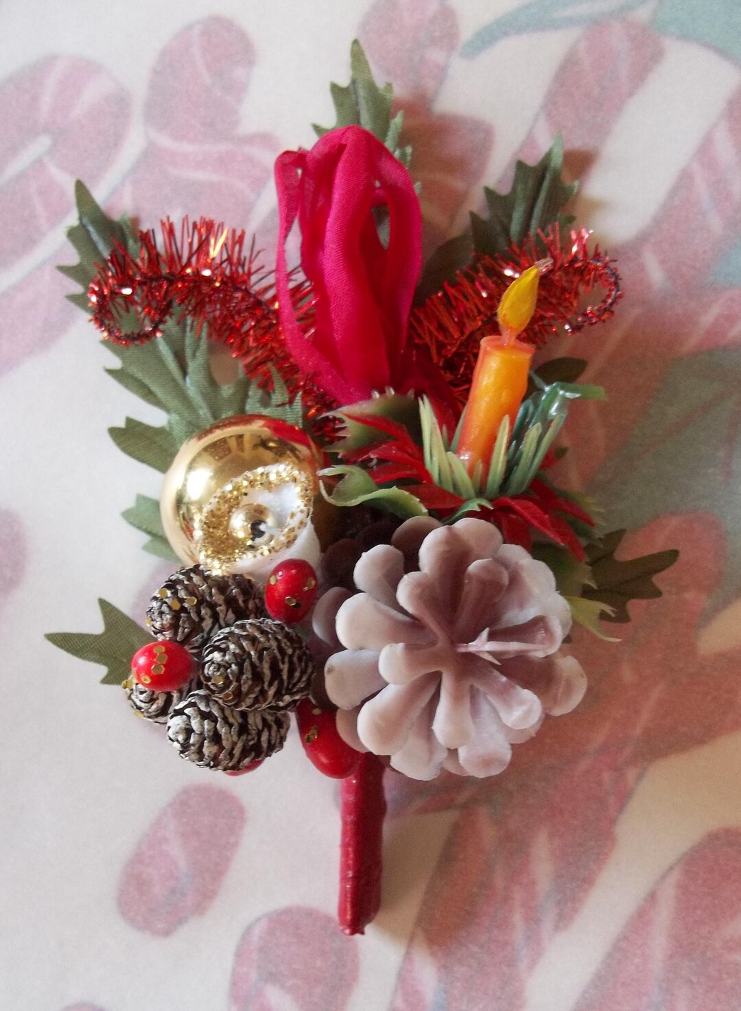 Handmade Christmas Corsage / Vintage Craft Supplies / Pinecones ...