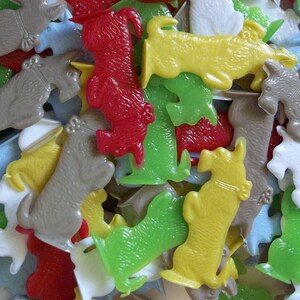 Six Items / Vintage / Plastic Scottie Dog Begging / Cracker Jack Prizes ...