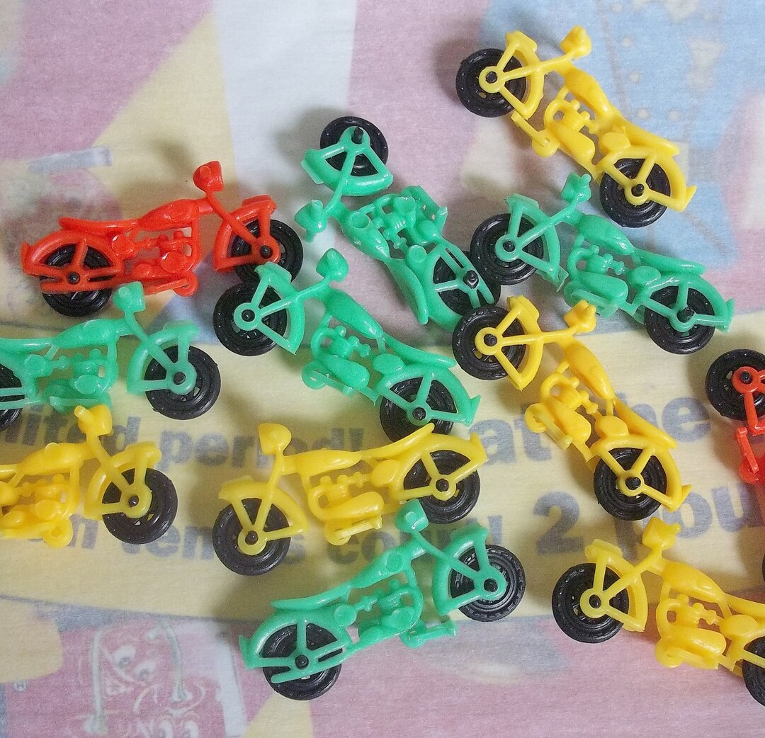 Vintage / Plastic Motorcycles / Six Items / Vending Machine Toys ...