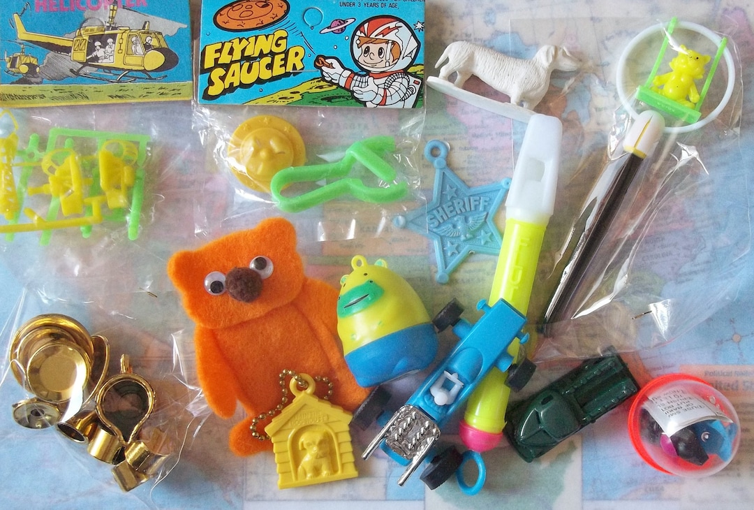 Vintage Toy Novelties / Baker's Dozen / DIY Surprise Ball Toys / Party ...