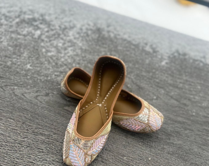 Embroidered Gold Jutti/ Khussas | Ladies Pakistani Indian Khussa Sandal ...