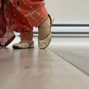 Embroidered Handicraft Punjabi Jutti | Ethnic Sandal | Pearl ...