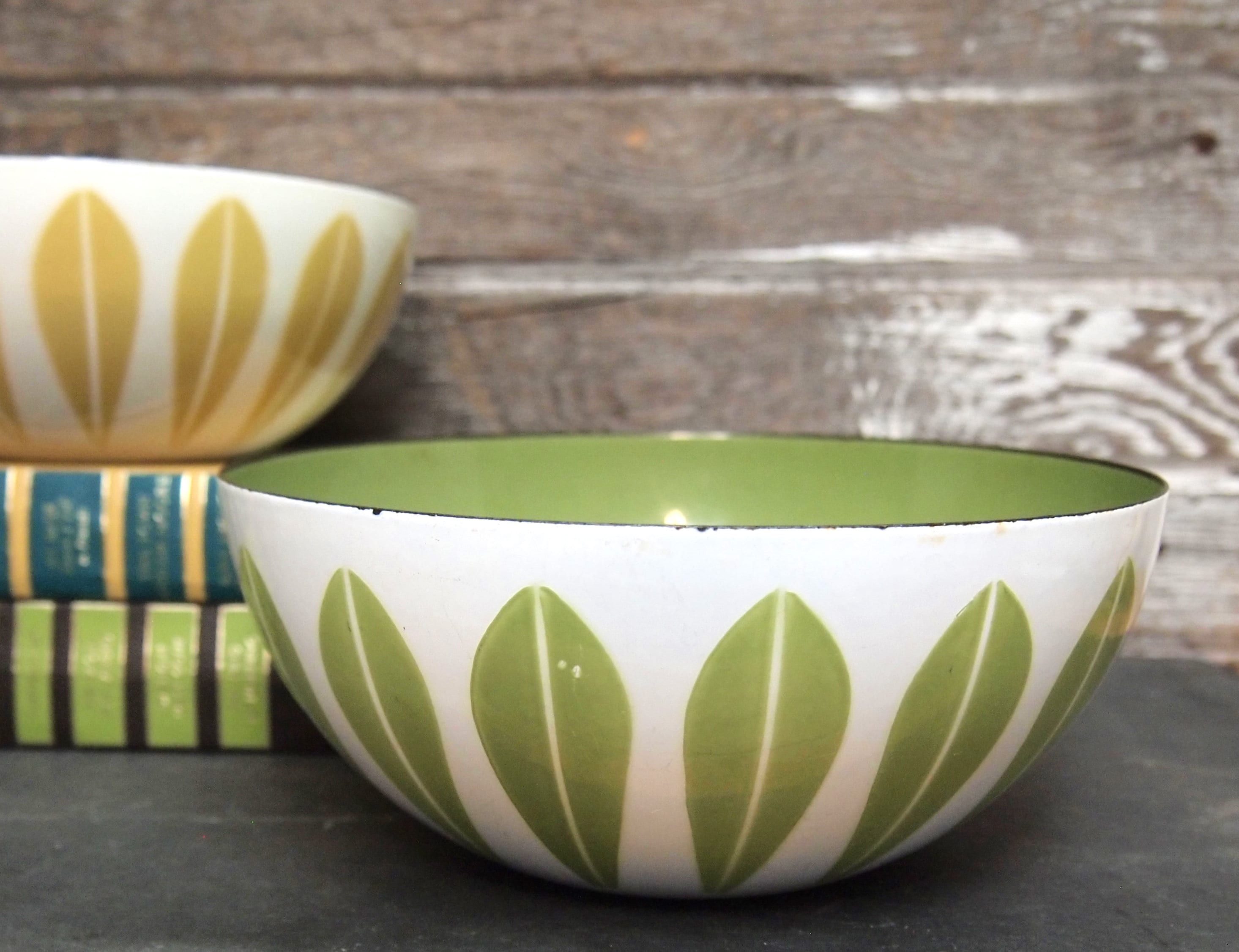 Catherine Holm 11" White Green Lotus Bowl - Etsy