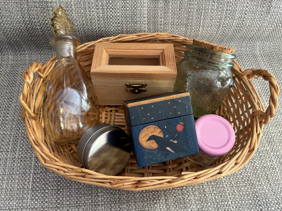 Opening and Closing Containers for Montessori Method Lessons Practical ...