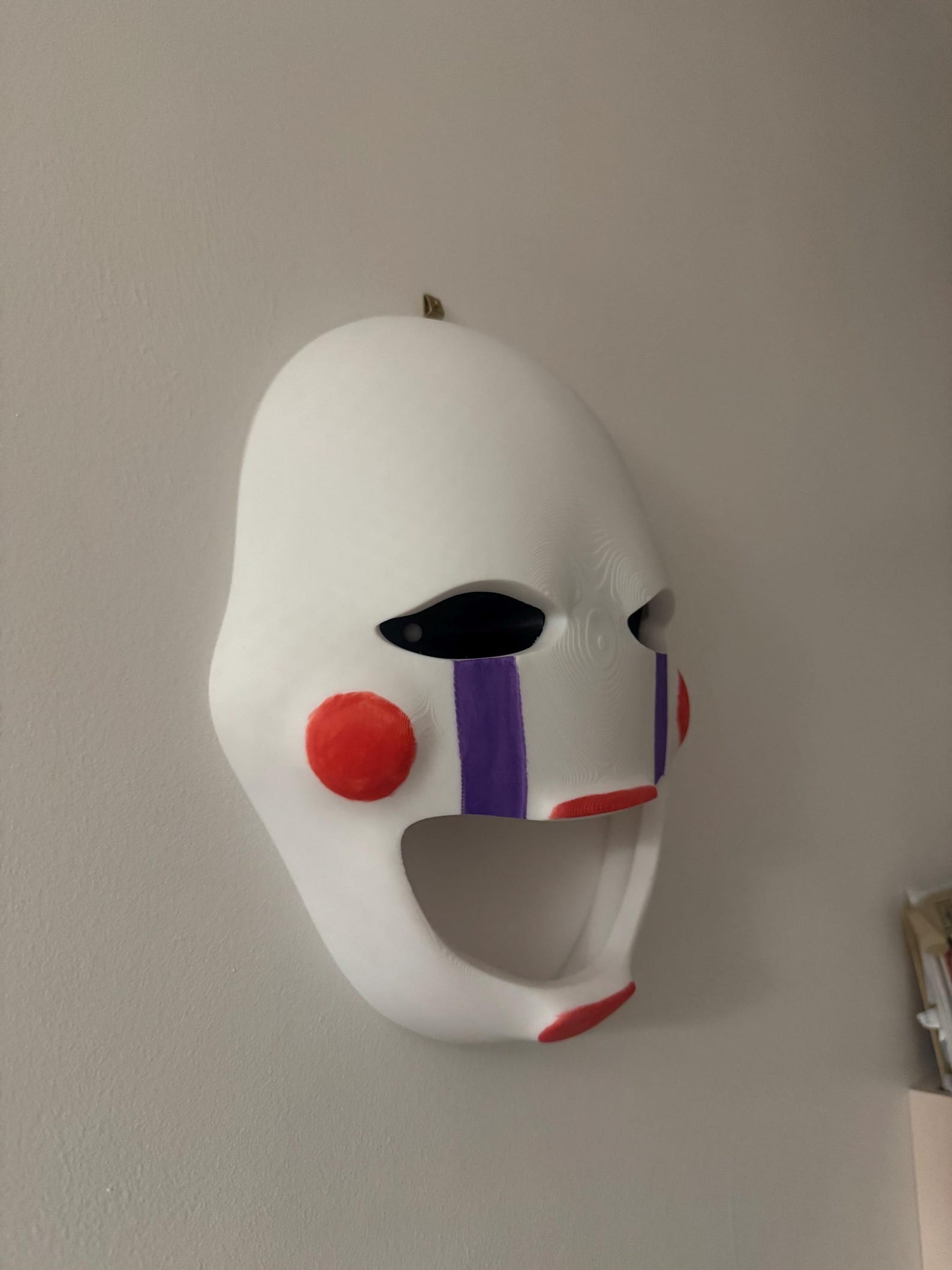 Wall-mounted Marionette Mask | Spooky Optical Illusion Eyes | FNAF ...