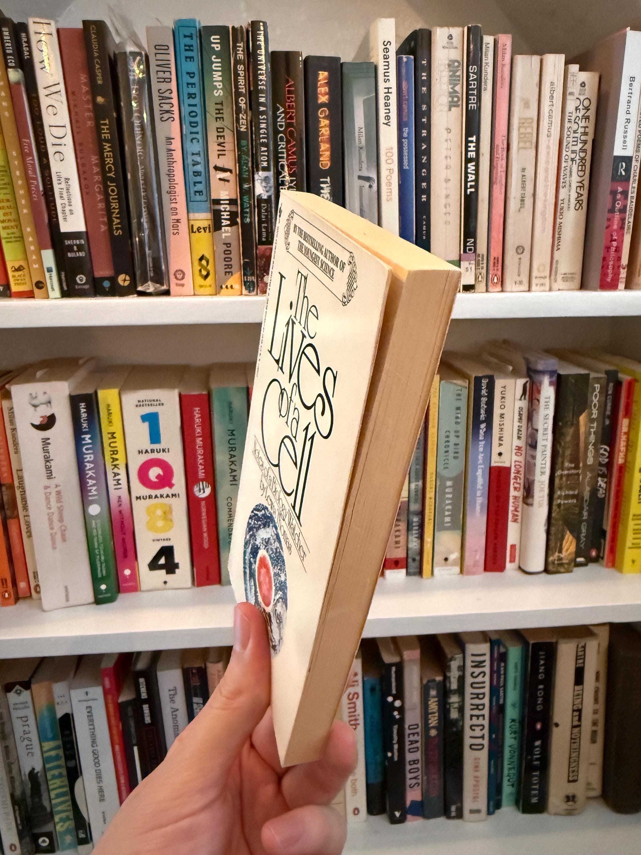 The Lives of a Cell - Notes of a Biology Watcher by Lewis Thomas | A ...