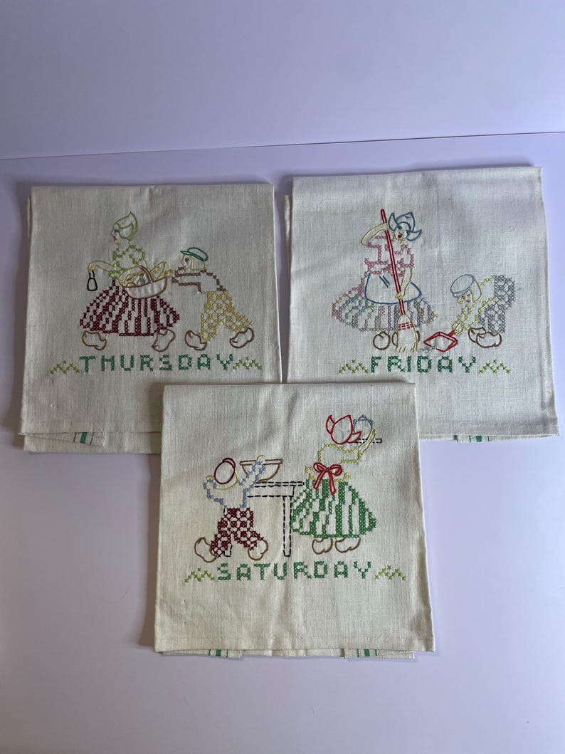 Vintage Embroidered Days of the Week Tea Towels - Etsy