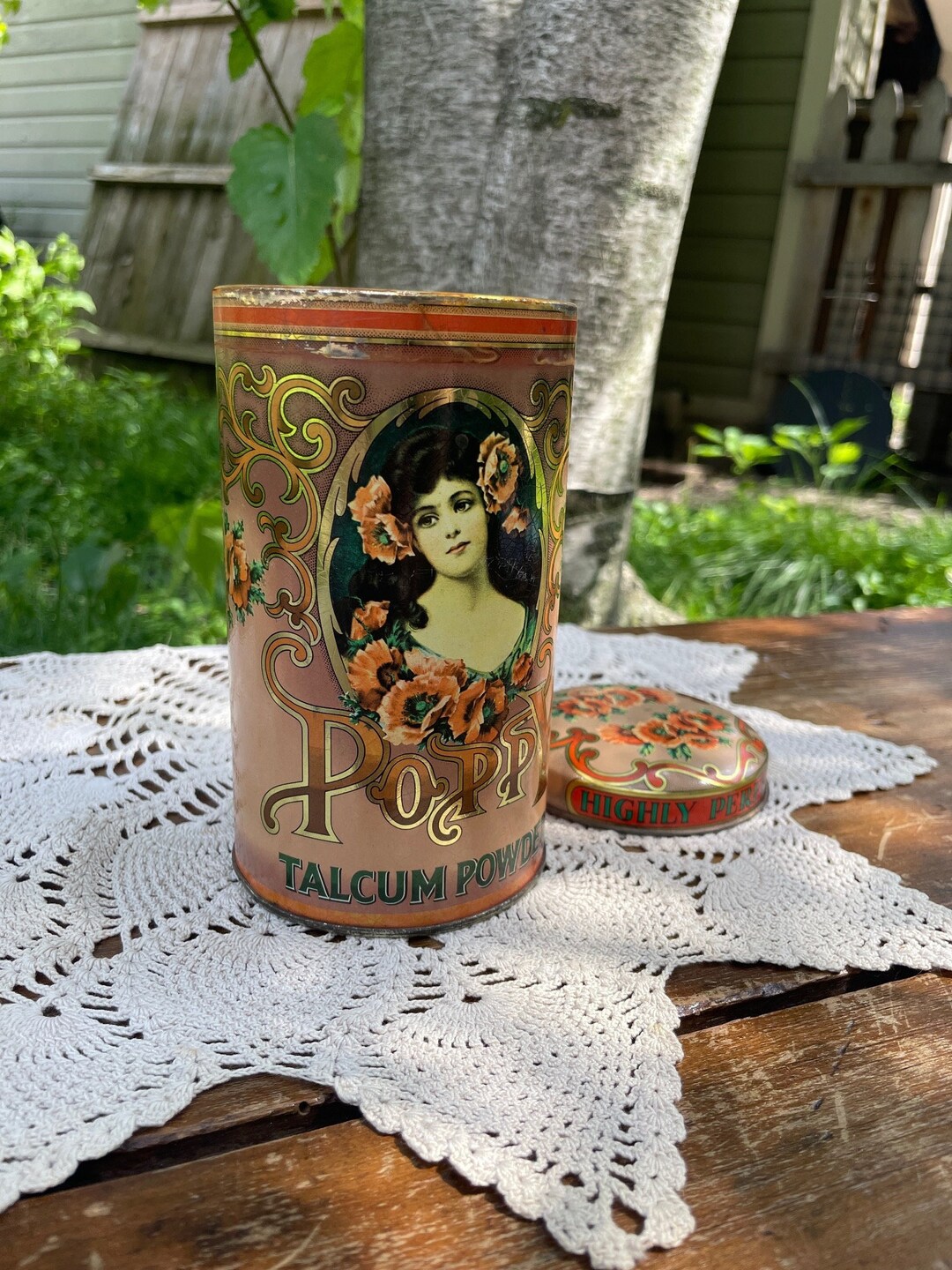 Vintage Poppy Powder Tin Can With Lid - Etsy