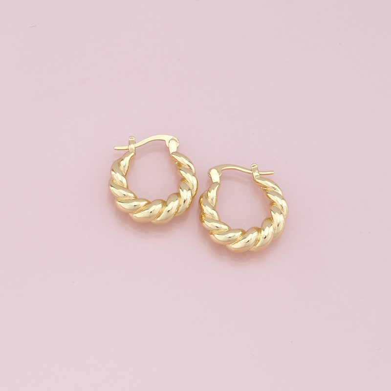 18k Gold Earrings - Etsy